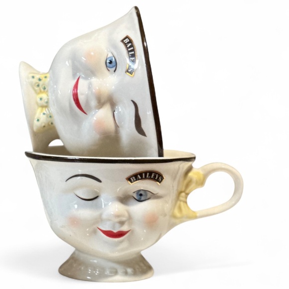 Baileys | Dining | Vintage Baileys Red Robin Winking Face Mugs Set Of 2 ...